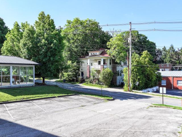 102 West Mckee Street
