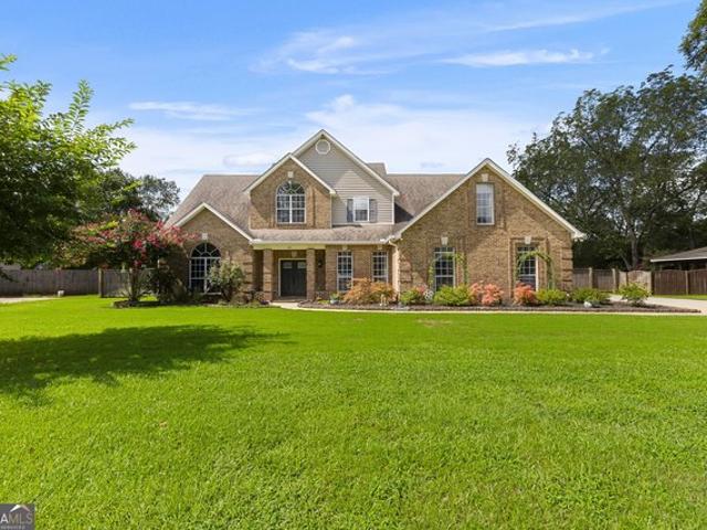 102 White Columns Dr, Kathleen, GA 31047
