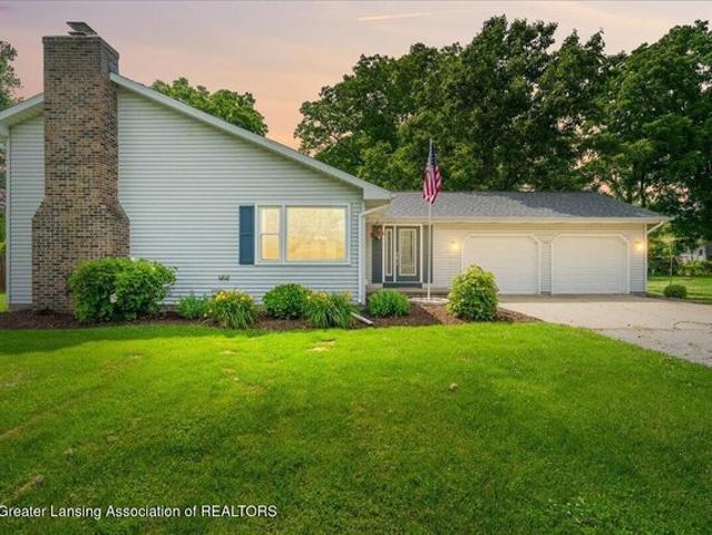 102 Wicklow Rd, Eaton Rapids, MI 48827