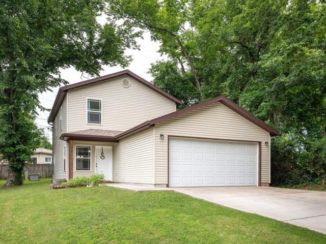 102 Winston Ln, Hollister, MO 65672