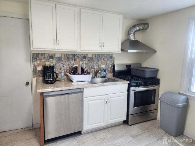 102 Wisteria Street 2