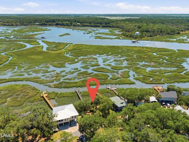 102 Tomahawk Trl, Saint Helena Island, SC 29920