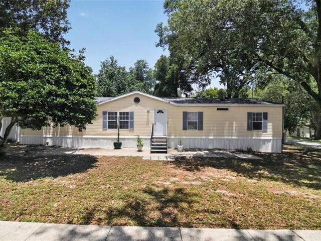102 Third St, Lady Lake, FL 32159