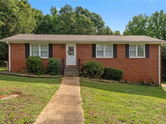 102 Thomas Dr, Williamston, SC 29697