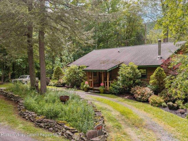 102 Trails End Rd, Jefferson, NY 12093