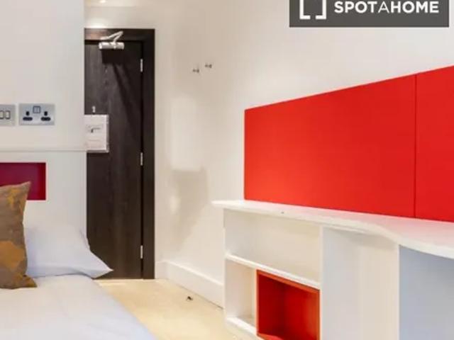 102 Vauxhall Walk, London, SE11 5EL, United Kingdom | 2 bed apartment for rent #167932581 | Rentberry