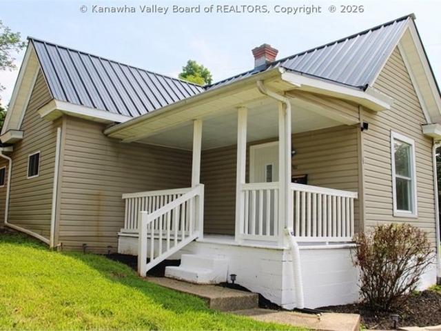 102 Valentia St, Huntington, WV 25705