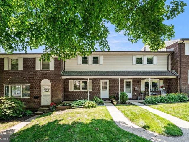 102 Village Dr, Boyertown, PA 19512