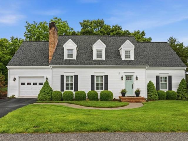 102 Vista Ridge Dr, Radford, VA 24141
