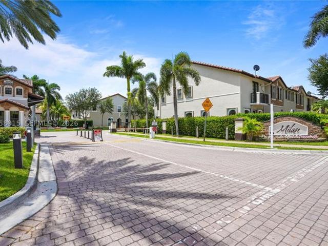 10341 NW 32nd Ter, Doral, FL 33172