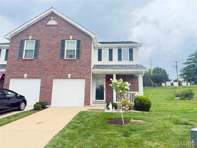 10342 Tiffany Village Circle Dr, Saint Louis, MO 63123