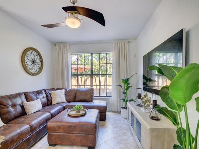 10342 Wellington Parc Dr, Wellington, FL 33449
