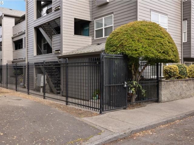 10345 NE Clackamas St, Unit 15, Portland, OR 97220 | MLS #661938 | Compass