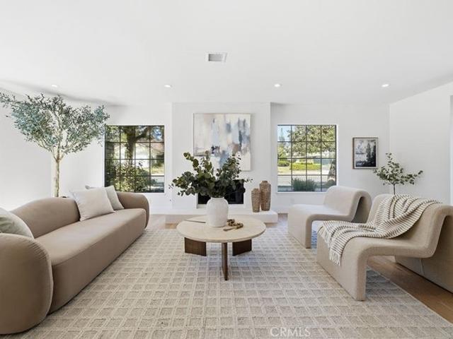 10345 Oso Ave, Chatsworth, CA 91311