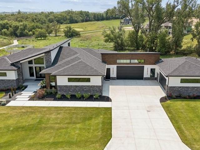 10346 S 164th St, Omaha, NE 68136