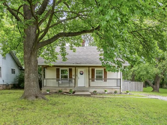 1034 N Clay Ave, Springfield, MO 65802