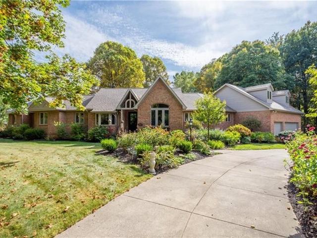 1034 Old Harper Twp Rd Unit Moon, Crescent, PA 15046