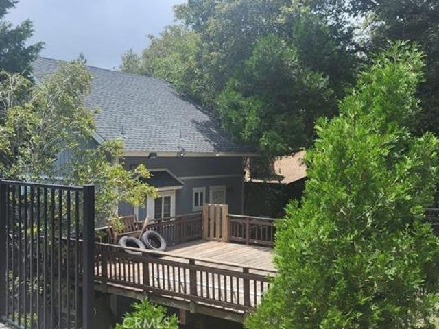 1034 Arbula Dr, Crestline, CA 92325