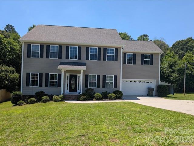 1034 Arrowhead Dr SE, Concord, NC 28025