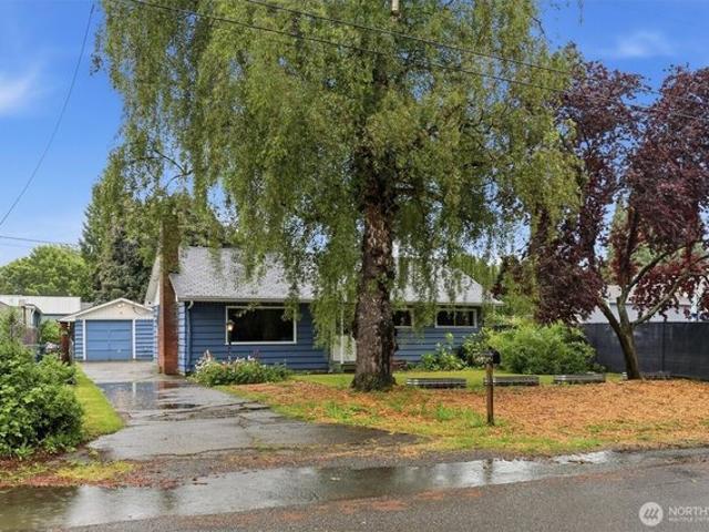 1034 Ash Ave, Marysville, WA 98270