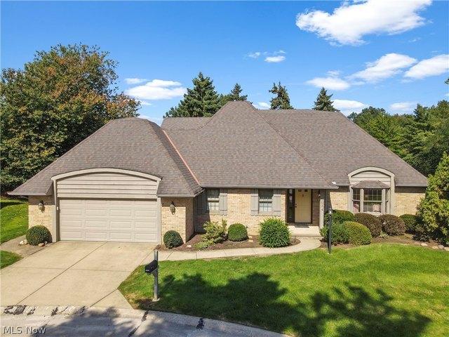 1034 Brook Ln, Rocky River, OH 44116