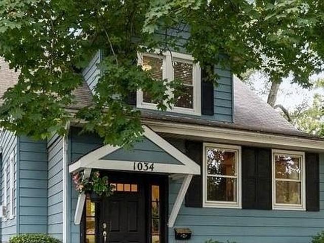 1034 Chestnut St, Deerfield, IL 60015