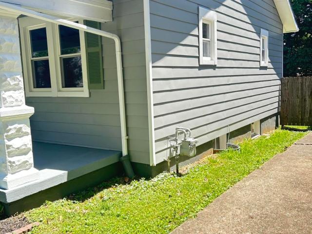 1034 Dixon Ave
