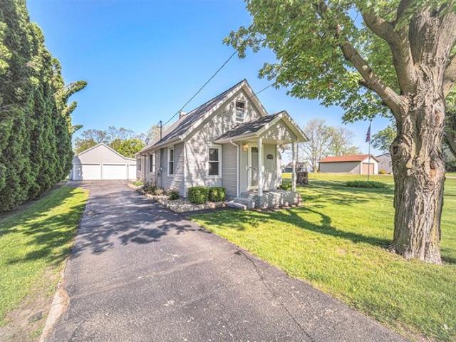 1034 Evanston Dr, Jackson, MI 49202