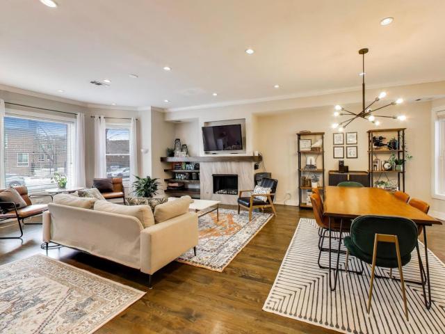 1034 E 47th St, Unit 1W, Chicago, IL 60653 | MLS #12633 | Compass