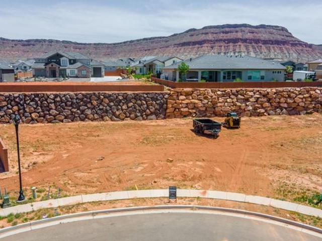 1034 E Rockwood Ct, Washington, UT 84780