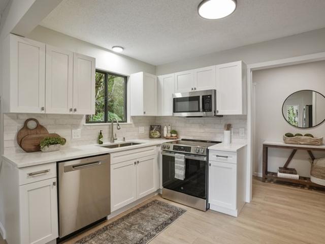 1034 Heritage Vlg Unit B, Southbury, CT 06488