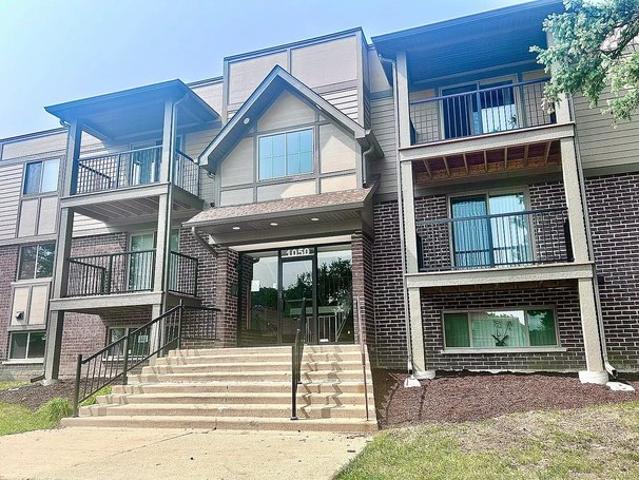 1034 Lorlyn Cir, Batavia, IL 60510