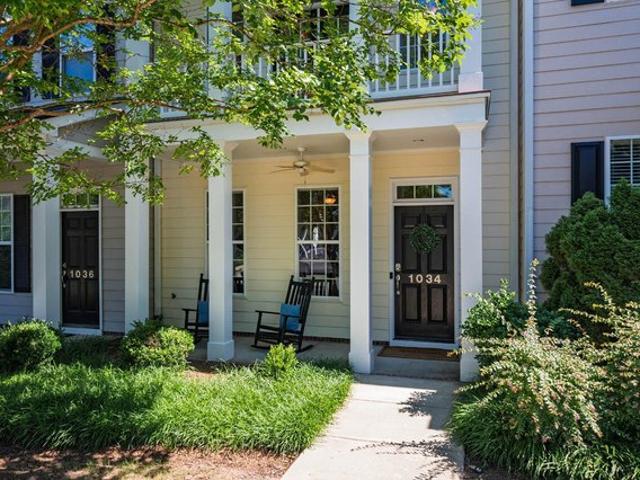 1034 Philpott Dr, Chapel Hill, NC 27517