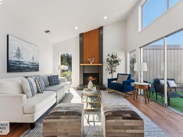 1034 Trellis Ln, Alameda, CA 94502