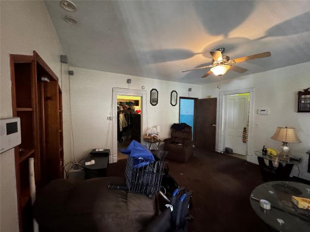 1034 W 5TH Street