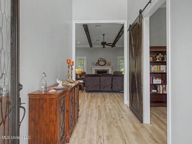 1034 W Mchenry Road