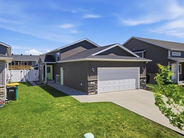 1034 29th Ave W, West Fargo, ND 58078
