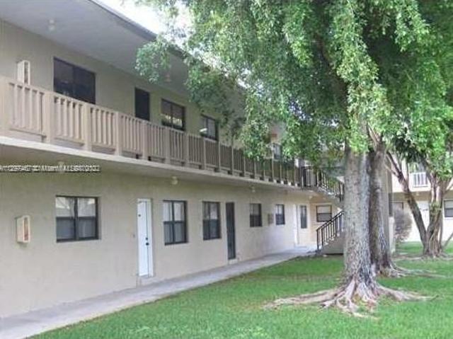 10350 220th St SW #233, Miami, FL 33190