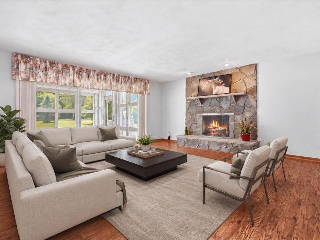 10351 W Prairie Lane