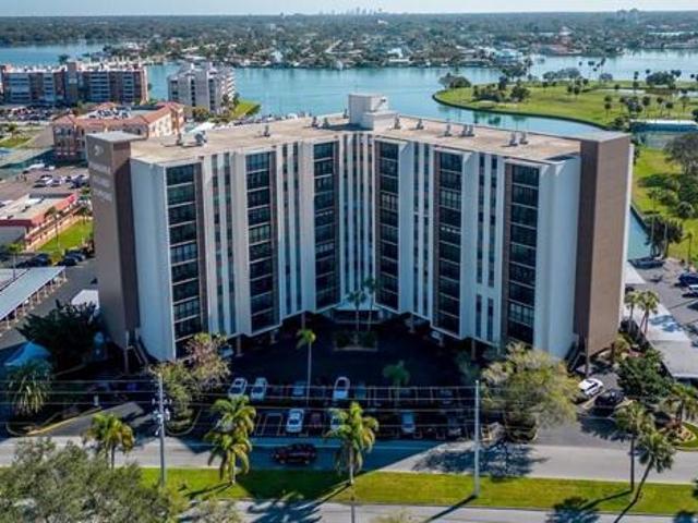 10355 Paradise Blvd #211, Treasure Island, FL 33706