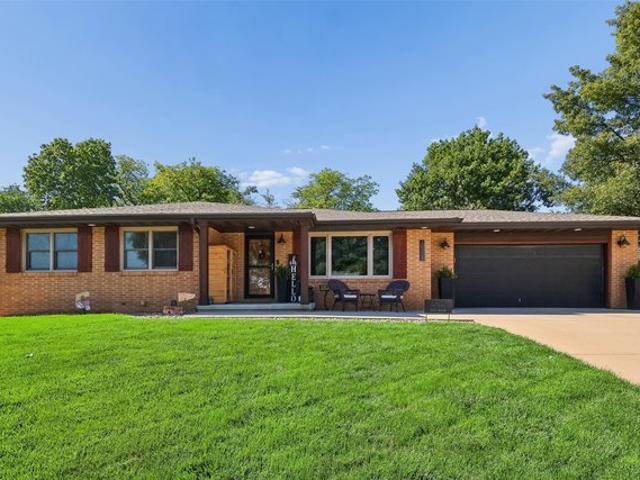 1035 Market St, Carlisle, IA 50047
