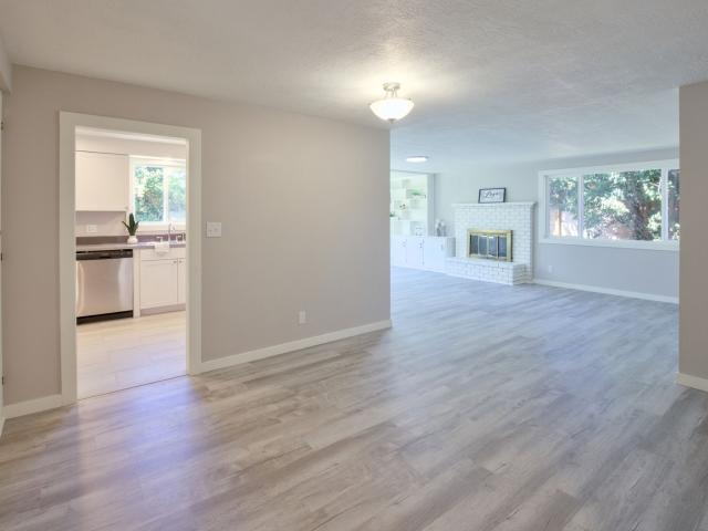 1035 NW 20TH ST
