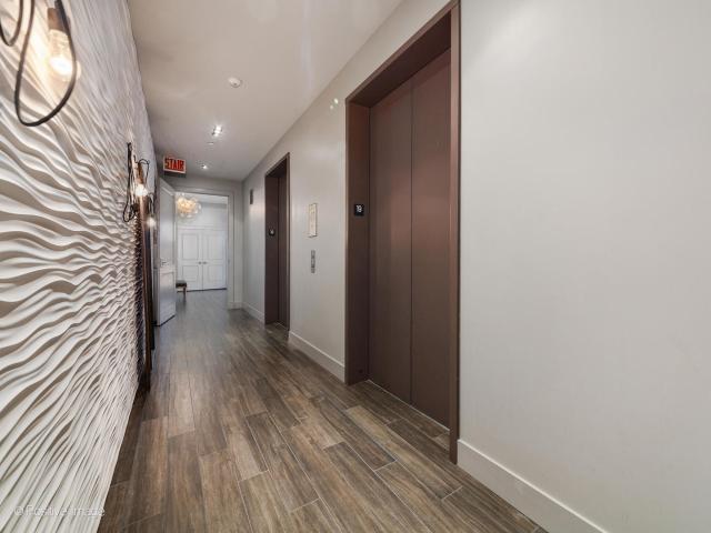 1035 n dearborn street # 19