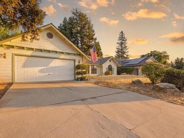 1035 N Rono St, Visalia, CA 93291