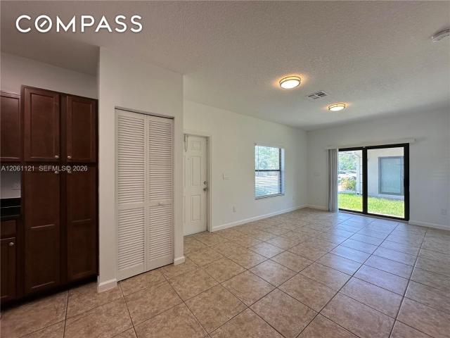 1035 NE 10th Ave 3, Fort Lauderdale, FL