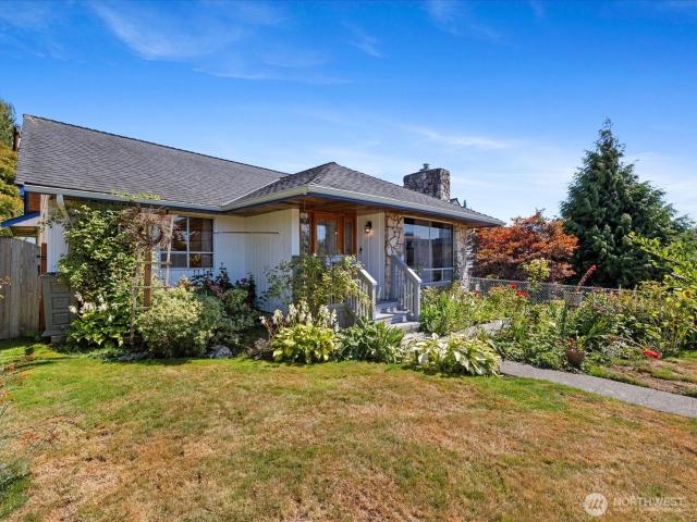 1035 Oakes Ave, Everett, WA 98201 | MLS #2500