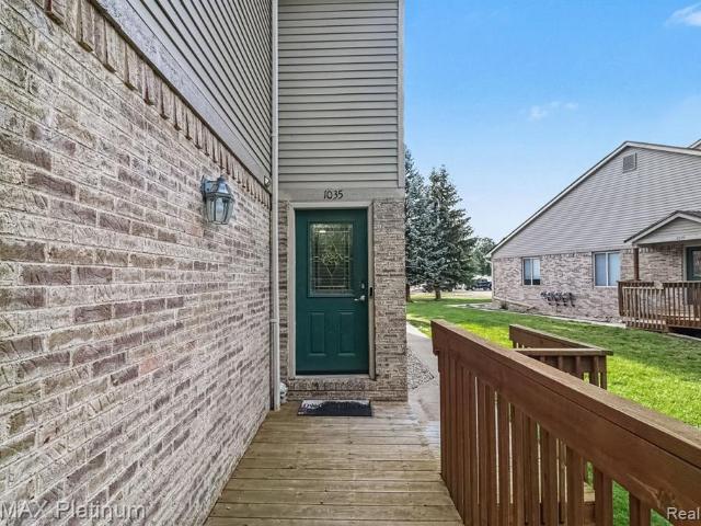 1035 Old Leake Court # 17