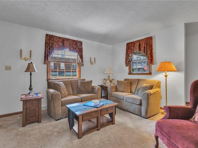 1035 Beaver Ave