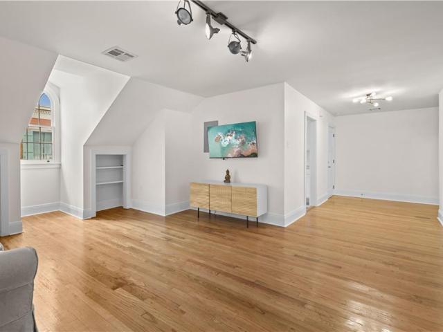 1035 Chartres Street