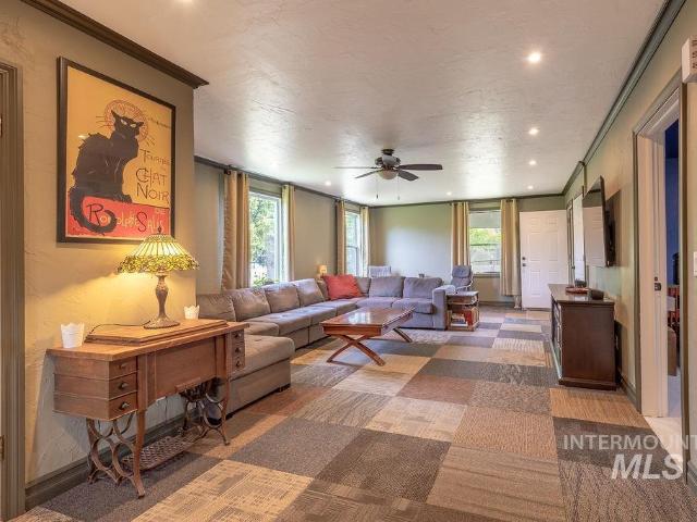 1035 Davis Road